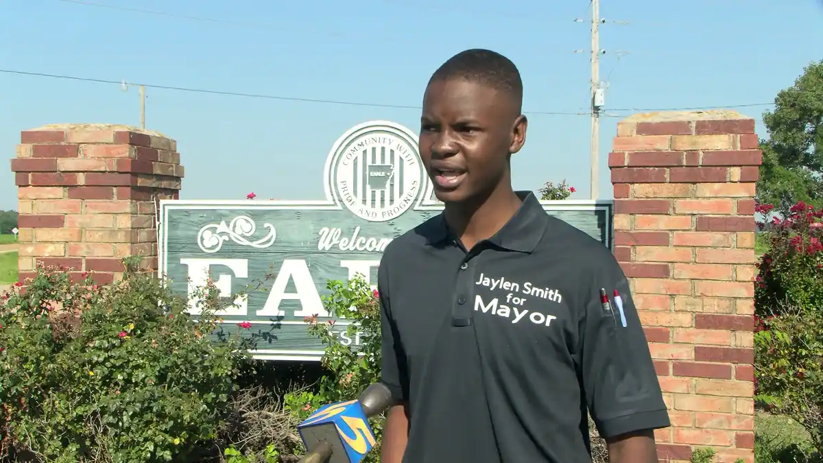 18-year-old Jaylen Smith becomes U.S. youngest Black mayor ...